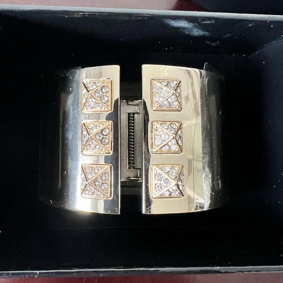 Victoria's Secret | Jewelry | New Victorias Secret Gold Cuff Bracelet ...